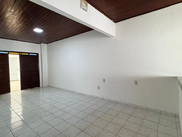 Aluga Casa no Bairro Santa Lucia