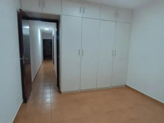 Aluga casa espaçosa no jardim ester