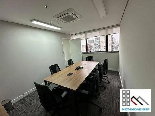Aluga conjunto comercial 150m², 4 banheiros, mobiliado, 3 vagas. A 200 metros da estação moema