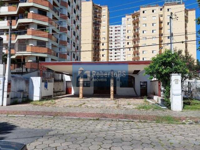 Aluga ou vende se excelente casa térrea para fins comercial ou residencial muito bem localizada na