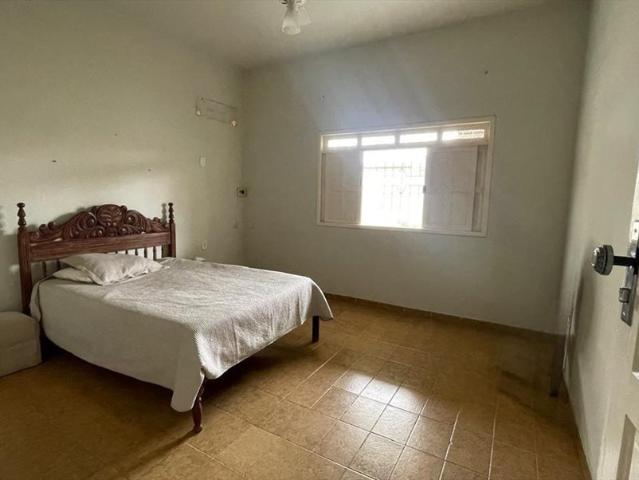 Aluga se um quarto