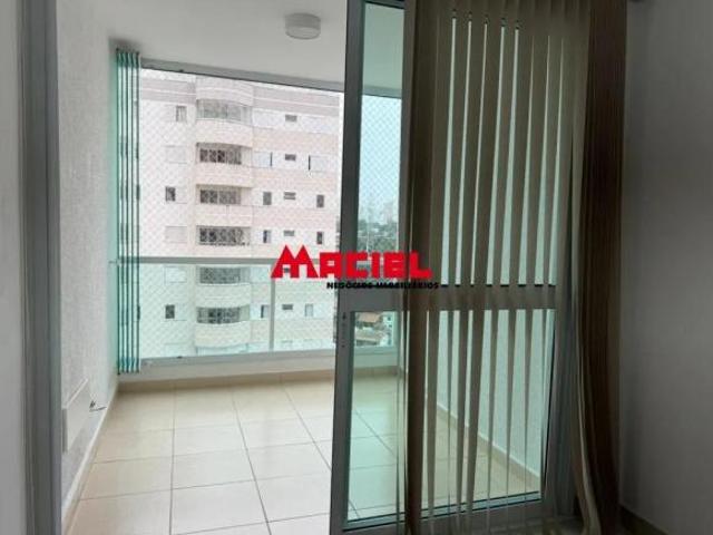 Aluga se / Vende se lindo apartamento de 1 dormitório com 56 m², totalmente mobiliado com móveis pla