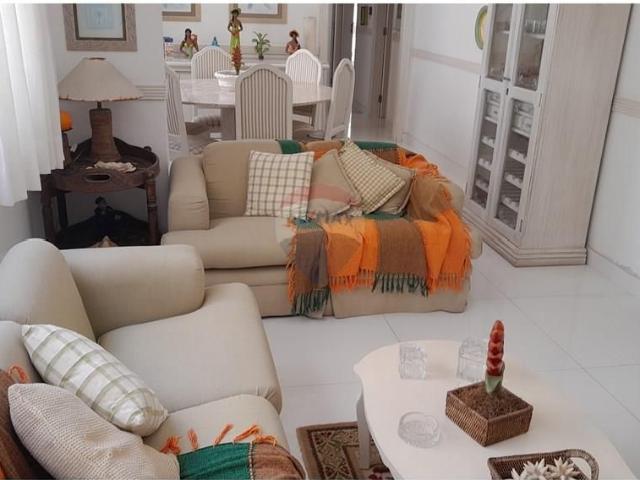 ALUGA SE APARTAMENTO PITANGUEIRAS GUARUJA