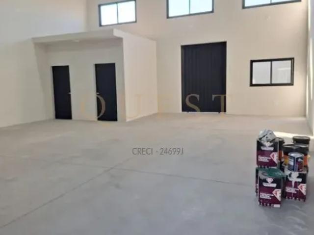 Aluga se barracão de 120m² próximo ao condomínio maria julia