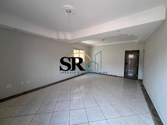 ALUGA SE CASA NO BAIRRO UNIVERSITÁRIO R$1.800,00