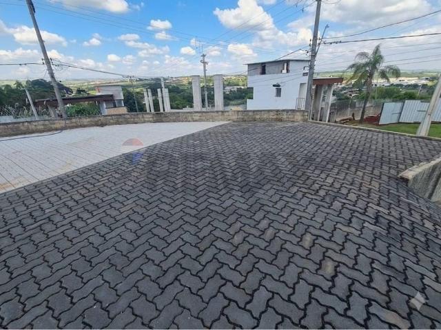 Aluga se Casa de 4 quartos sendo 3 suítes por R$4.000,00 no Condomínio Monte Belo em Santo Antônio de Posse SP