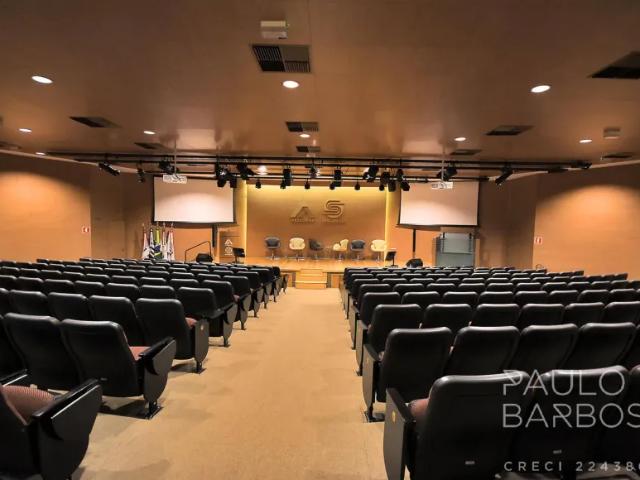 Aluga se prédio monousuário comercial no bairro da luz