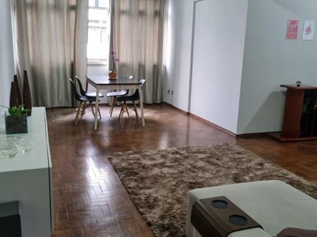 Aluga se quarto em apartamento todo mobiliado