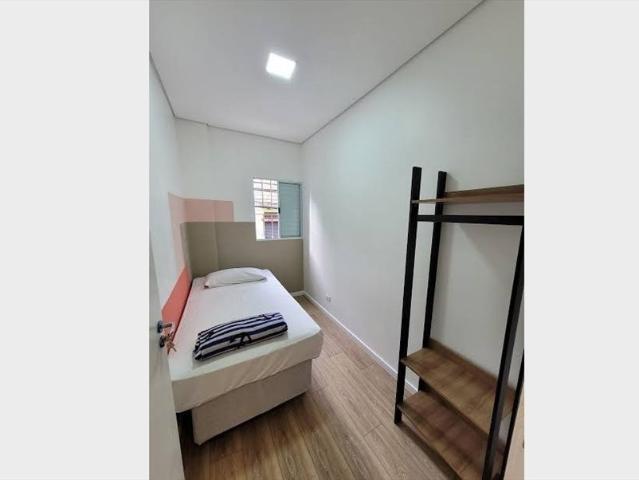 ALUGA SE QUARTO INDIVIDUAL PARA MULHERES 200 MTS. METRÔ SANTOS IMIGRANTES