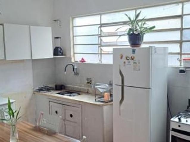 Alugar quarto em apartamento 750 água e luz incluso