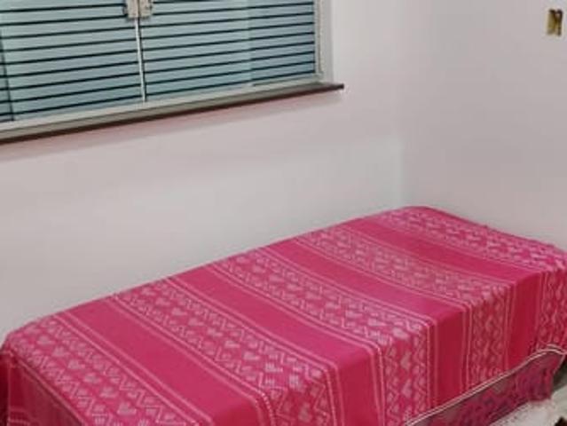 Alugo 1 quarto