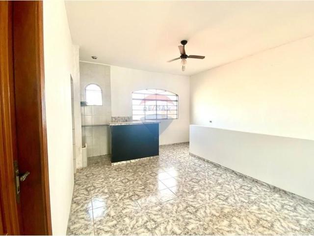 Alugo 3 salas comerciais – Localização Privilegiada com Vista Panorâmica!