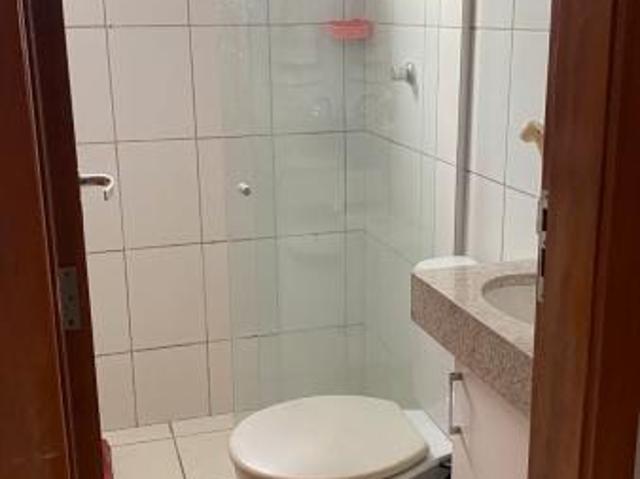 Alugo um quarto