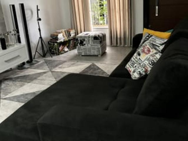 Alugo um quarto