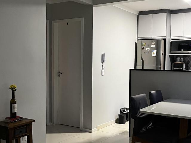 Alugo um quarto em ap compartilhado