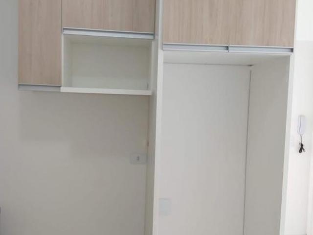 Alugo apartamento de 2 quartos, sendo 1 suíte, sala ampla, 2 banheiros, 1 vaga de garagem e 49,00 m2
