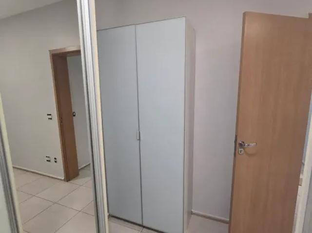 Alugo apartamento no ed Dibonacci