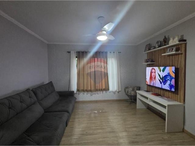 Alugo casa com 3 dormitórios em Votorantim SP