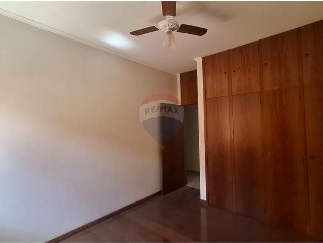 Alugo Casa Residencial ou Comercial com 414m², 4 quartos e 6 Vagas no Jardim Sumaré