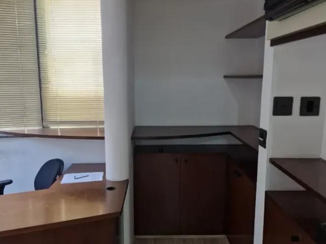 Alugo conjunto comercial mobiliado moema recepção portaria 3 salas garagem manobrista 40ms a. U