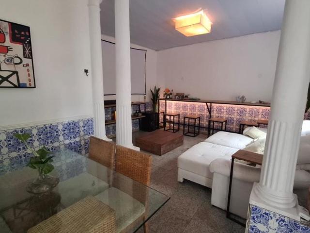 Alugo excelente casa totalmente mobiliada em Botafogo