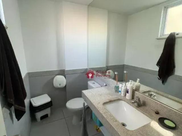 Alugo excelente casa Comercial na quadra das Américas com 3 andares com 600 m² de área construída