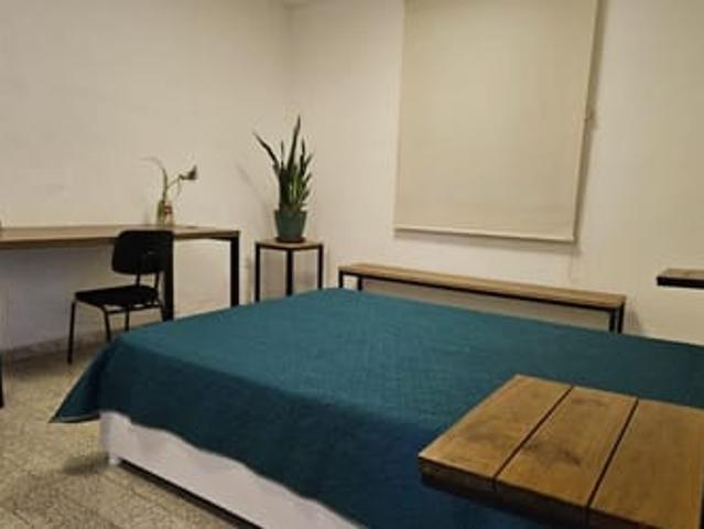 Alugo excelente quarto em casa aconchegante e espaçosa!