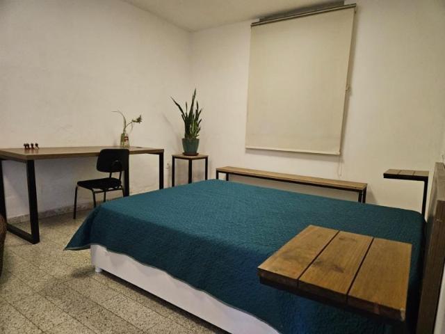 Alugo excelente quarto em casa aconchegante e espaçosa!