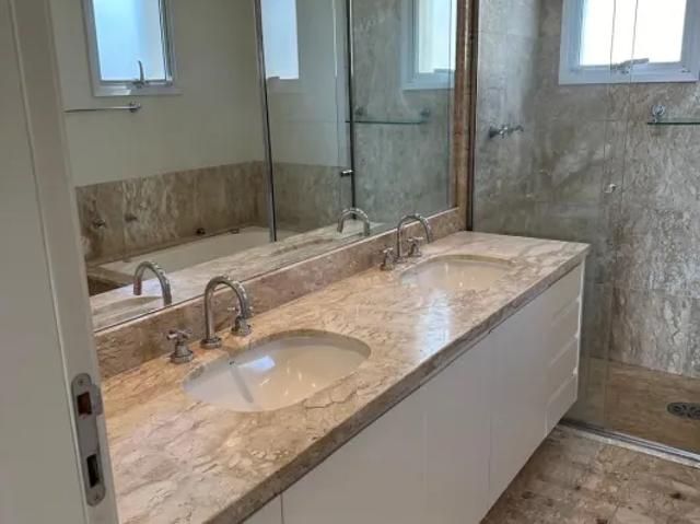 Alugo lindo ato na vila Nova Conceição. Sai 4 suites e 4 vagas