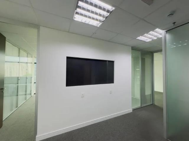 Alugo lindo conjunto com sala de reunião, operação e diretoria com 02 vagas de garagem