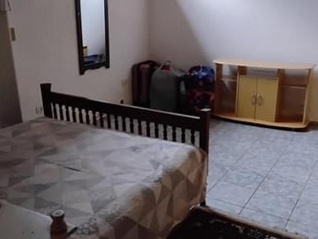 Alugo quarto