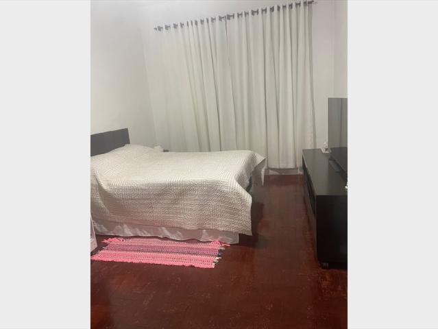 Alugo quarto