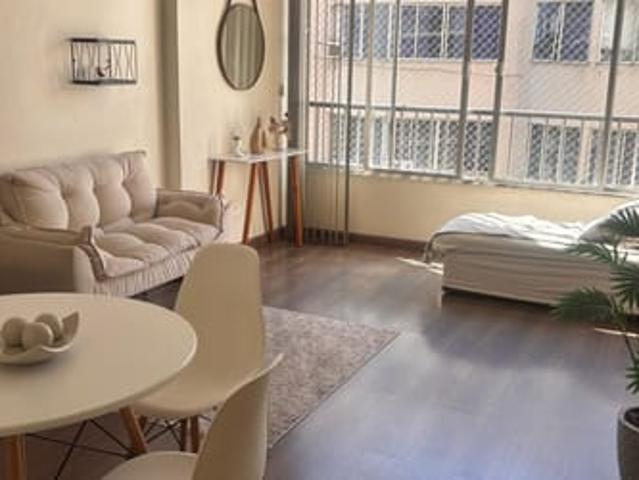 Alugo quarto