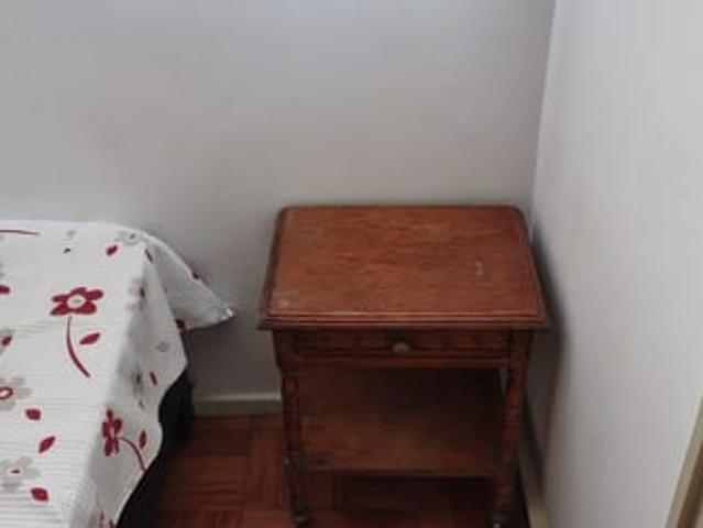 Alugo quarto com banheiro em Botafogo