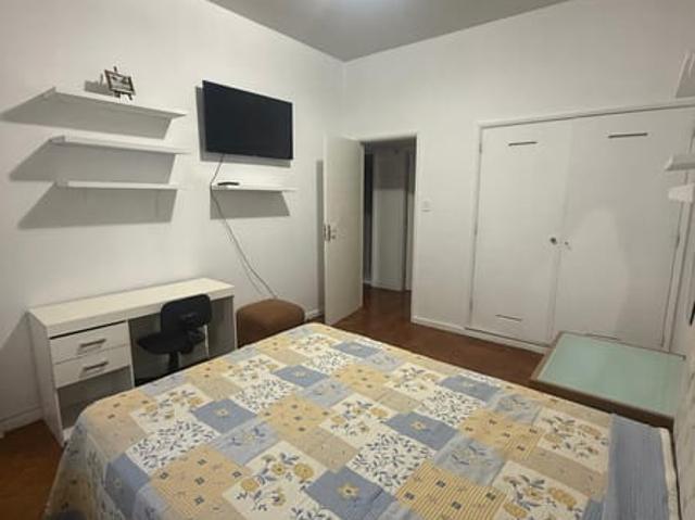 Alugo quarto confortável no Humaitá