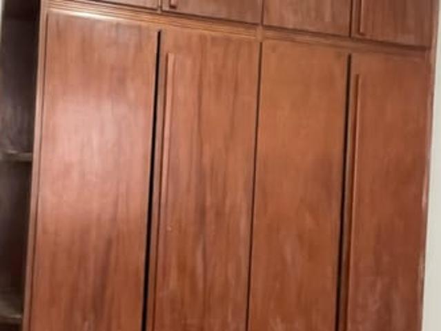 Alugo quarto casa bem localizada