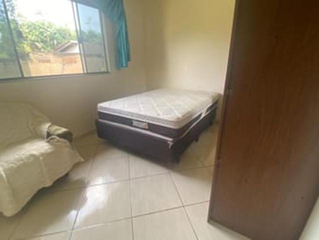 Alugo quarto em casa compartilhada