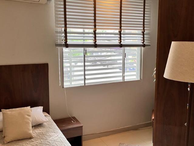 Alugo quarto em apartamento no Centro