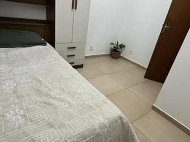Alugo quarto individual