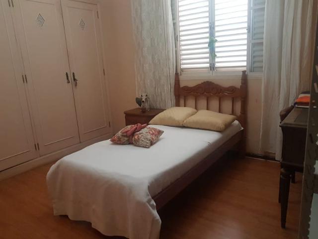 Alugo quarto individual