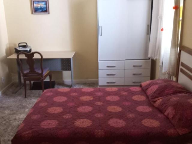alugo quarto individual 25m