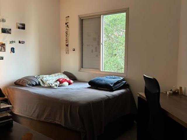 Alugo quarto individual mobiliado