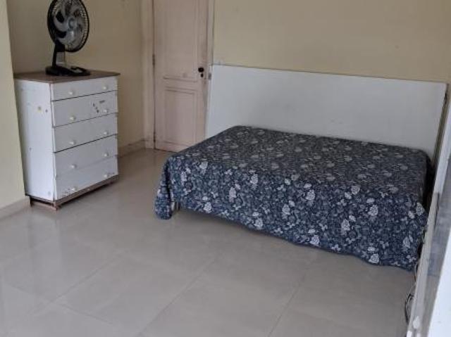 Alugo quarto individual na Ilha do Boii