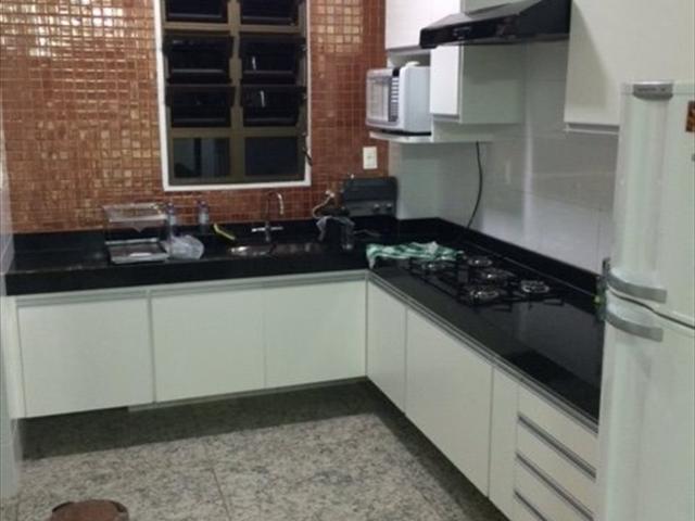 Alugo quarto mobiliado em apto de luxo no Barro Preto
