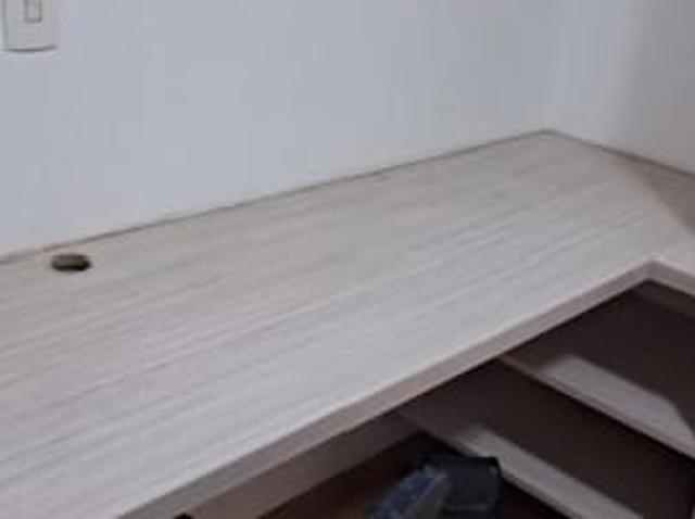 Alugo quarto mobiliado em apto na regiao centra para mulher