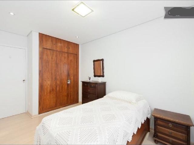 Alugo quarto Mobiliado para Mulher