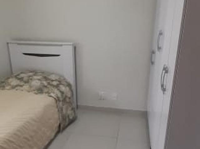 Alugo quarto mobiliado para mulheres