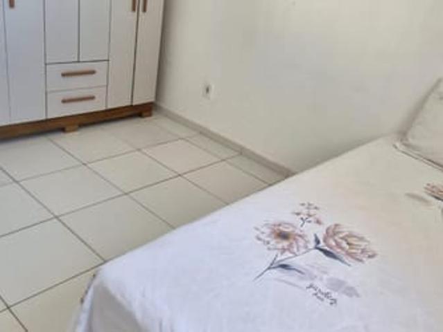 Alugo quarto mobiliado