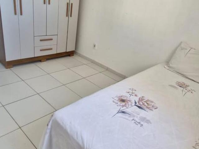 Alugo quarto mobiliado