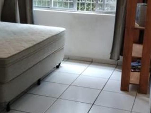 Alugo quarto no centro de Joinville